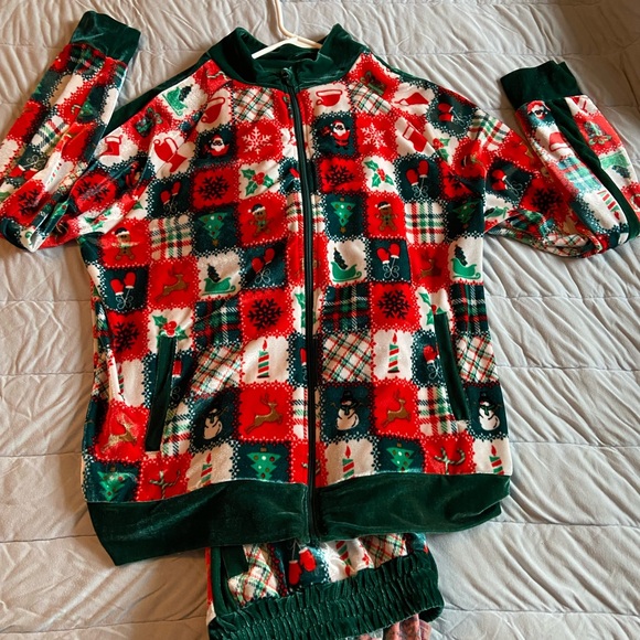 Pants | Christmas Jogging Suit | Poshmark
